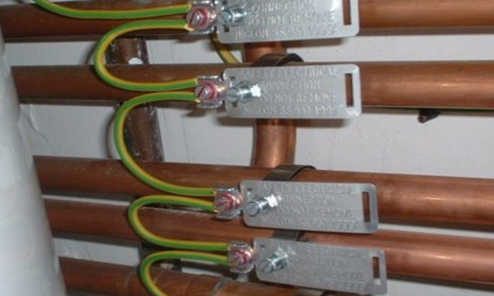 What are simultaneously accessible parts - Wiring Regulations Information